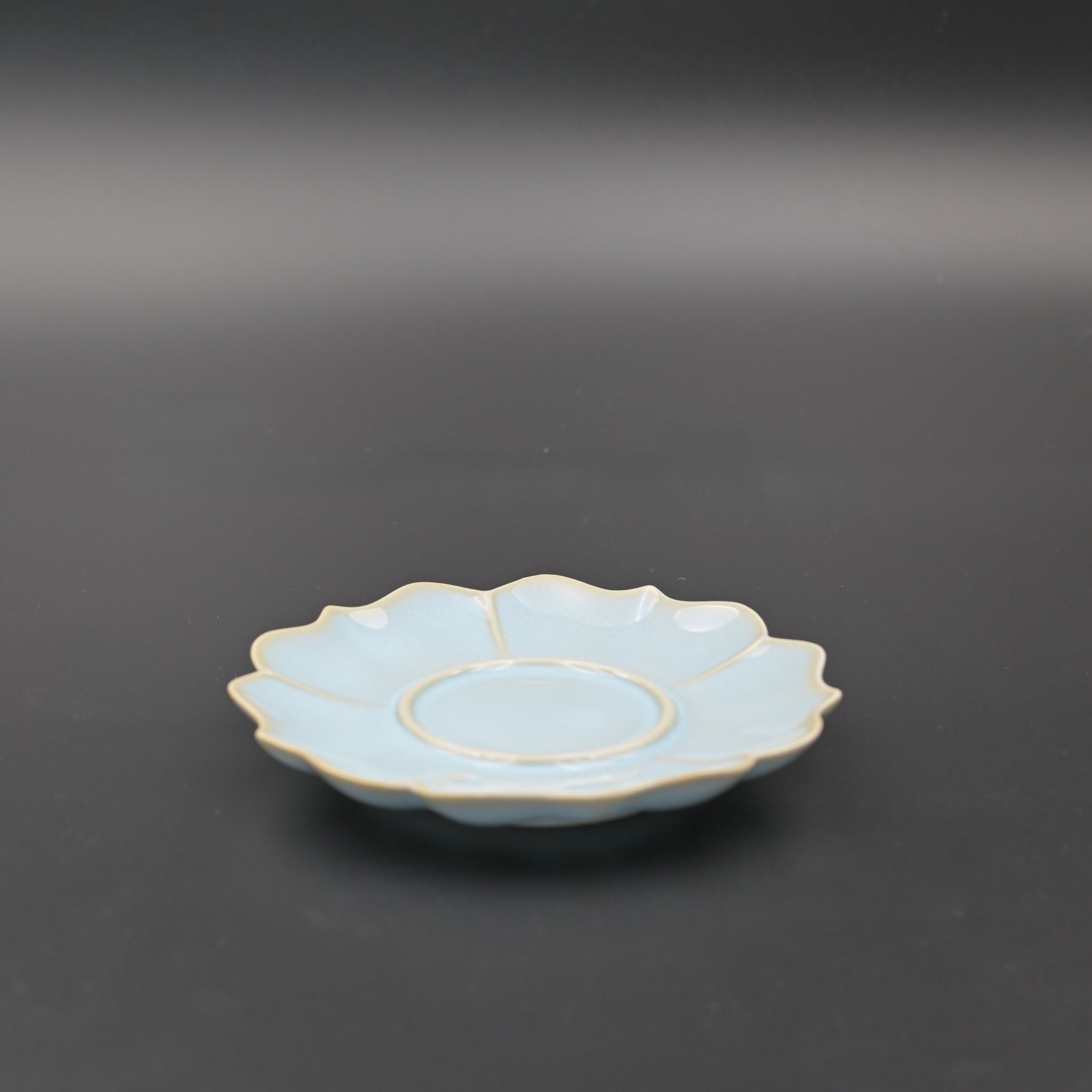 Sunflower Rim Sky-Blue Ru Porcelain Saucer for Host Teacup – saanwustudio